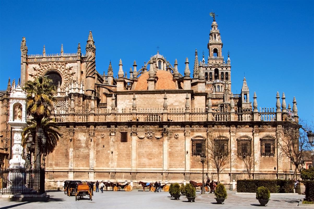 Prachtige parken, torens, kerken en monumenten. Sevilla is oogstrelend