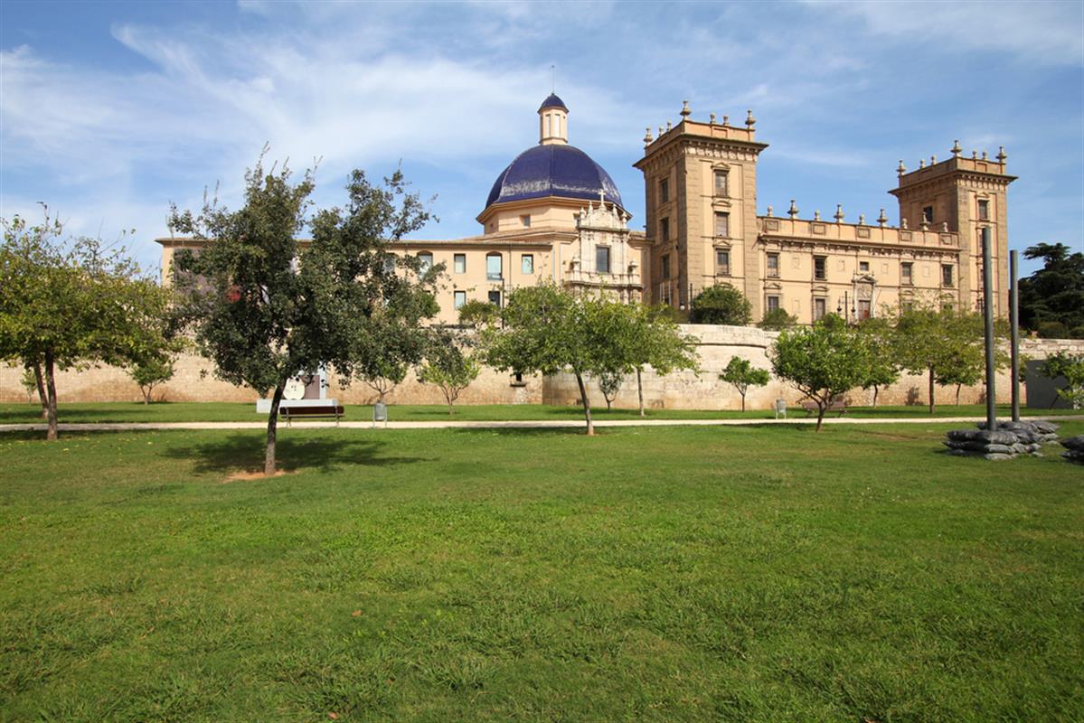 10 Charming City Parks and Gardens in Spain