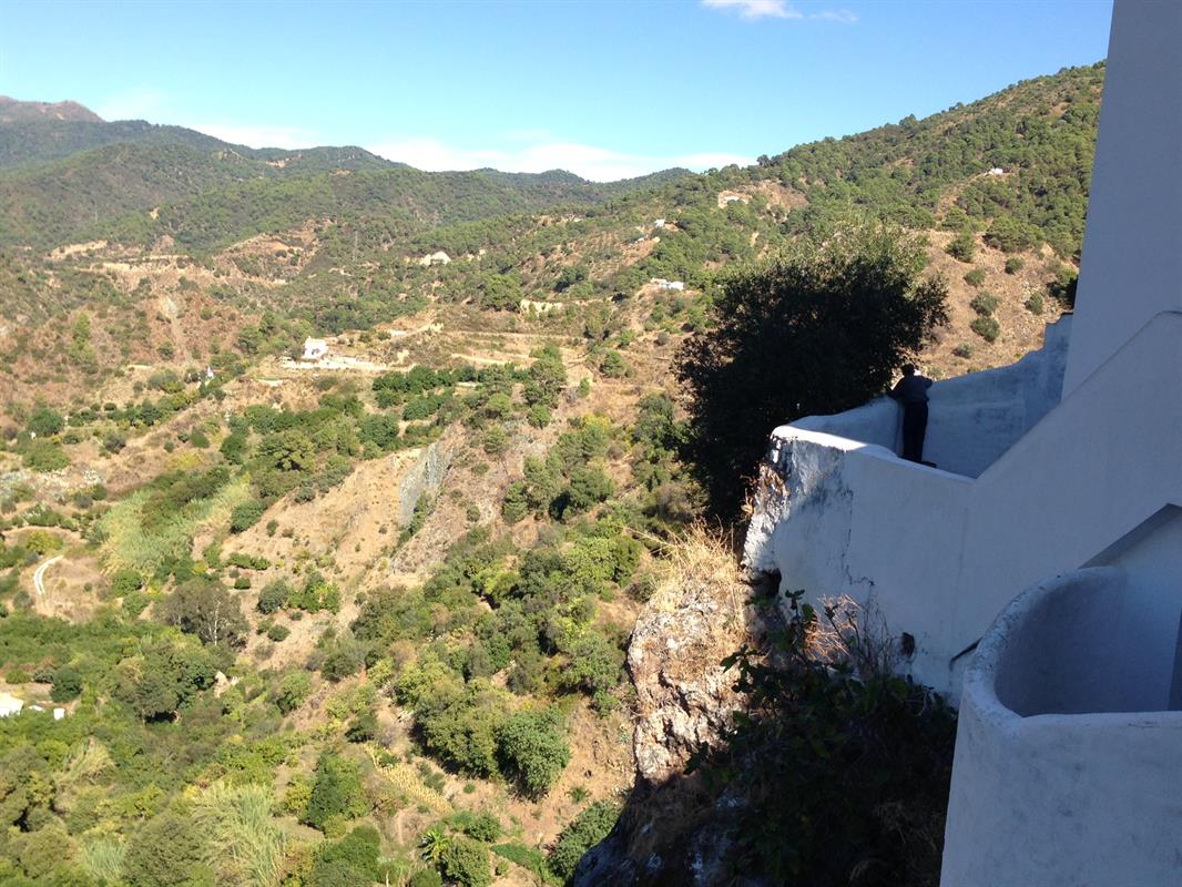 Istán, en hvid landsby i Andalusien
